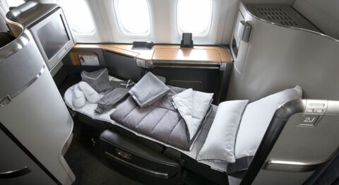 American Airlines Business Class vs. American Airlines First Class [2022]